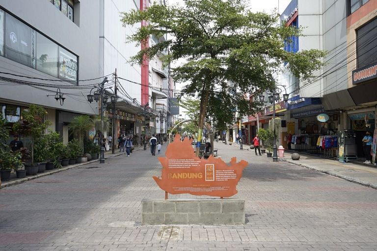 Bandung Kota Tujuan Wisata, PKL di Kawasan Jl Dalem Kaum Ditertibkan Bandung Kota Tujuan Wisata, PKL di Kawasan Jl Dalem Kaum Ditertibkan